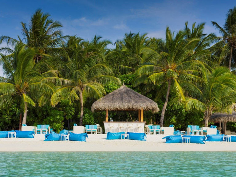 Kurumba-beach - SMART HOLIDAY SHOP